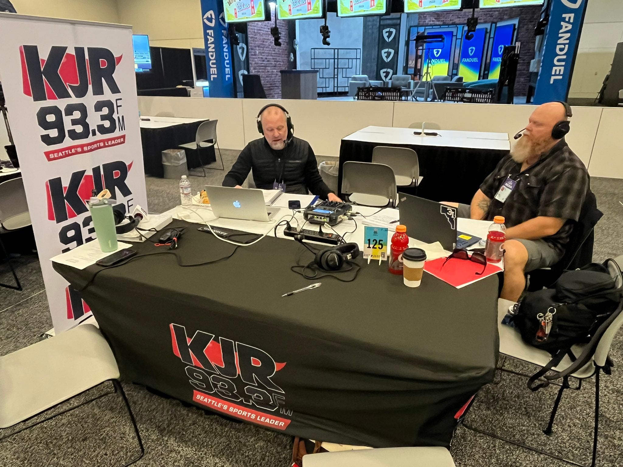 93.3 KJR Radio Row (Barrett Media) - Barrett Media