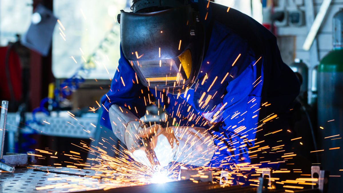 Essential Tips for Space Management in a Metal Workshop - Barrett Media